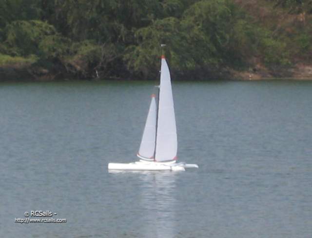 RCSails - Triton - Mini40 Class Trimaran